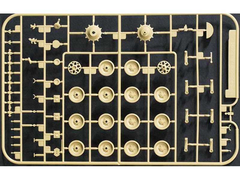 BTR Kurganiec-25, Obiekt 695 wóz bojowy