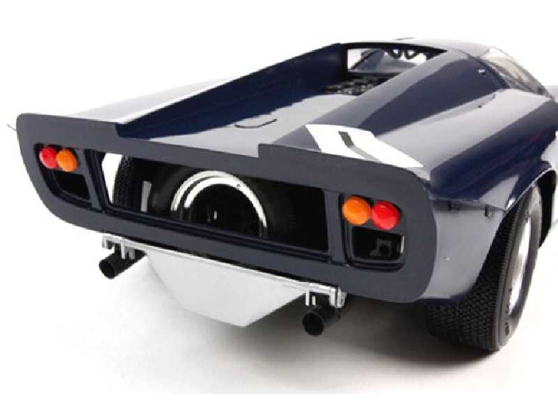 Lola T70 MkIII - w/Photo Etched Parts