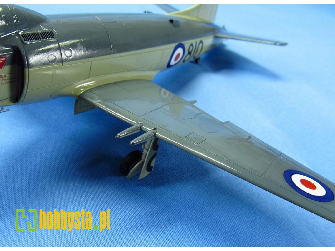 Supermarine Attacker Fb.2. - Landing Gears (Designed To Be Used With ...
