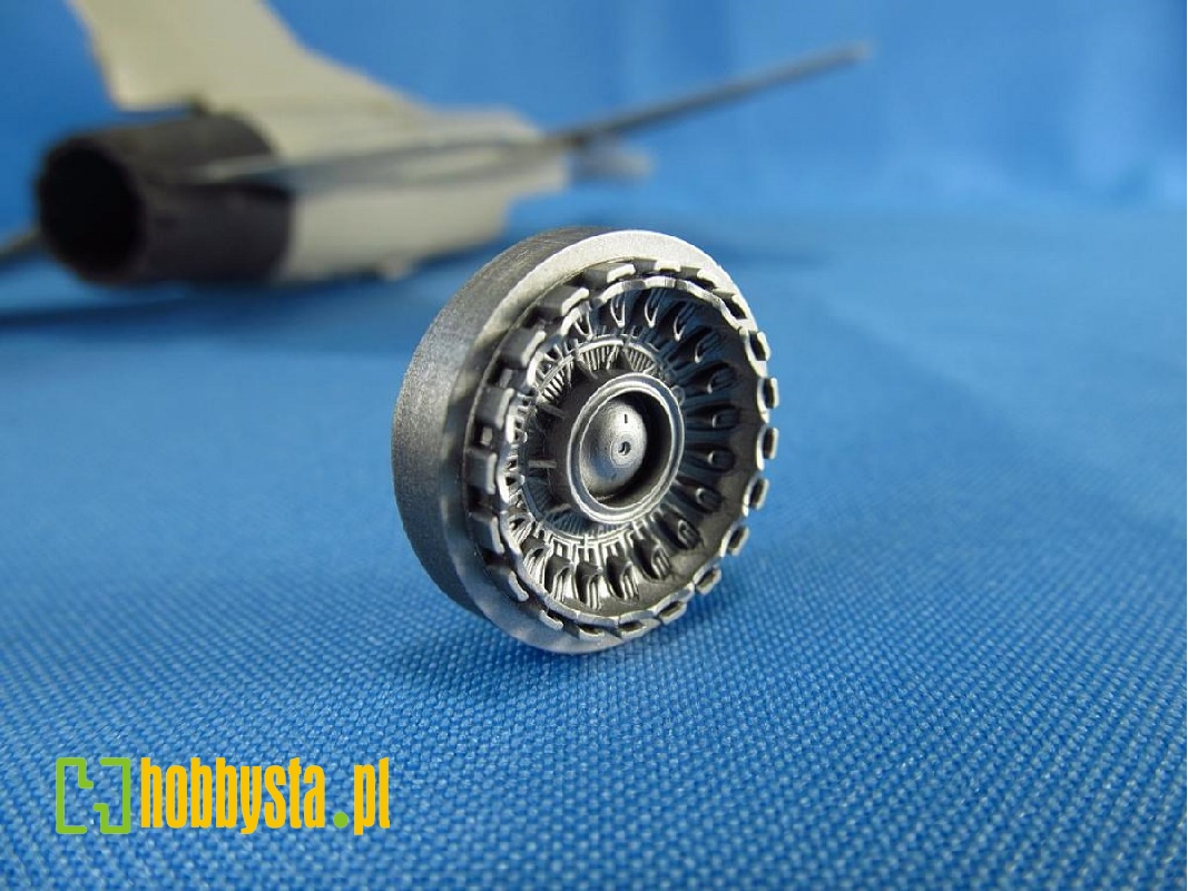 Lockheed-martin F-16 C - Opened Jet Nozzle For Engine F110 (Designed To ...