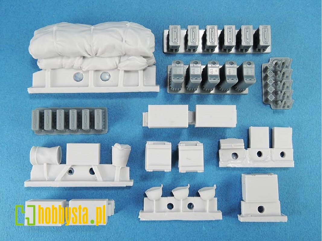 Sherman M4a3 Engine Deck Stowage Set