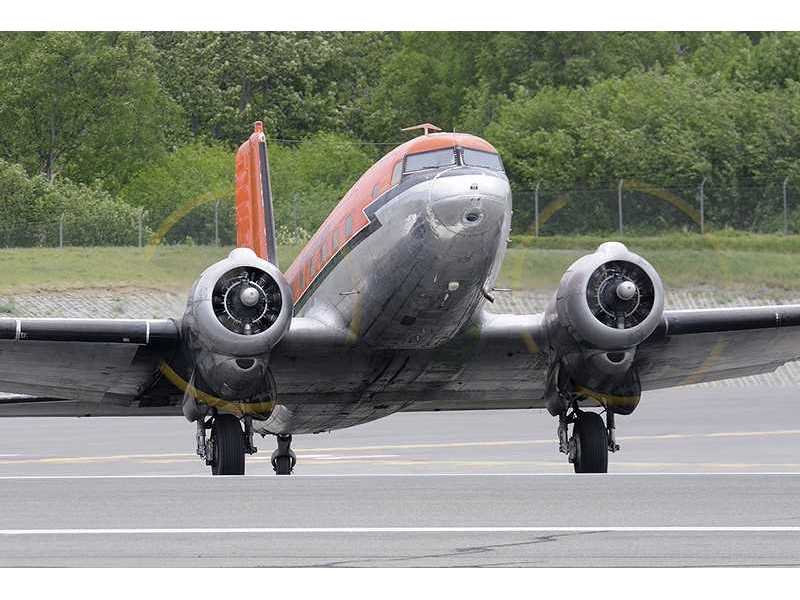 Douglas R4D-8 / C-117D American military transport aircraft