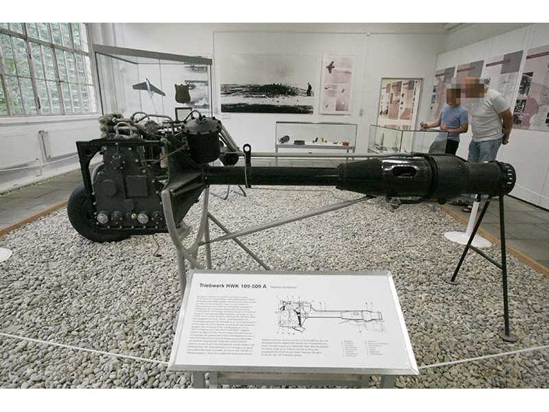 Messerschmitt Me.163B-1a Komet German rocket-powered fighter-int